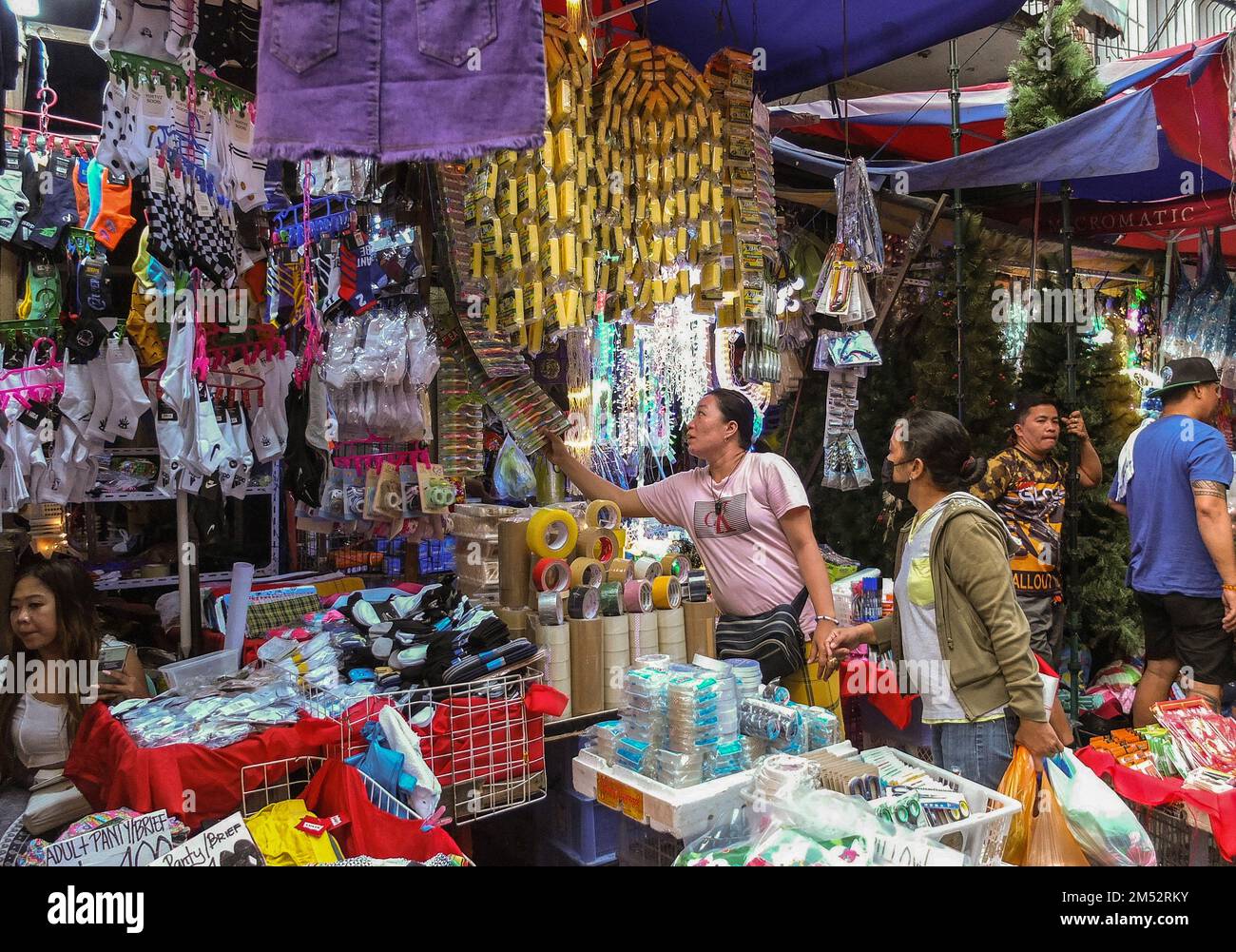 Food stall in manila philippines hi-res stock photography and images ...