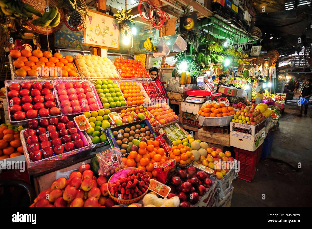 India west bengal kolkata fruit hi-res stock photography and images - Alamy