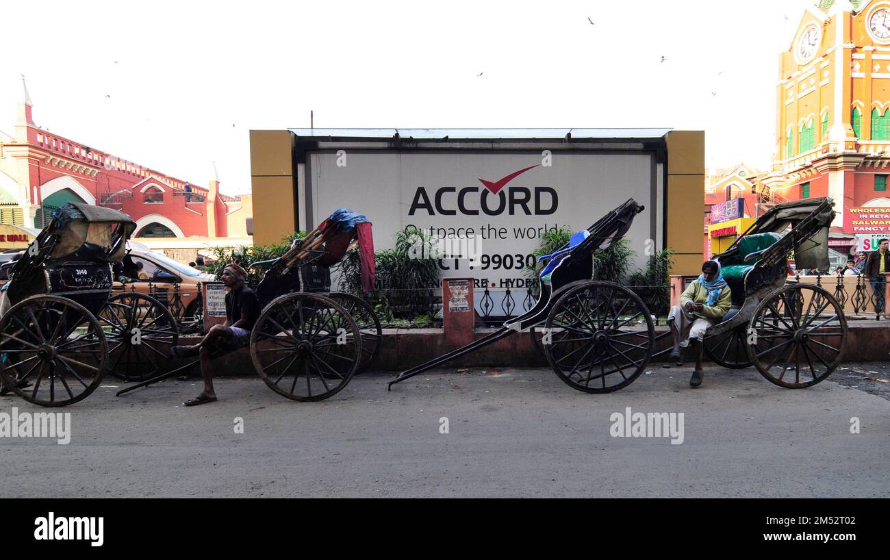 Hand pulled rickshaw in the streets of Kolkata, West Bengal, India ...