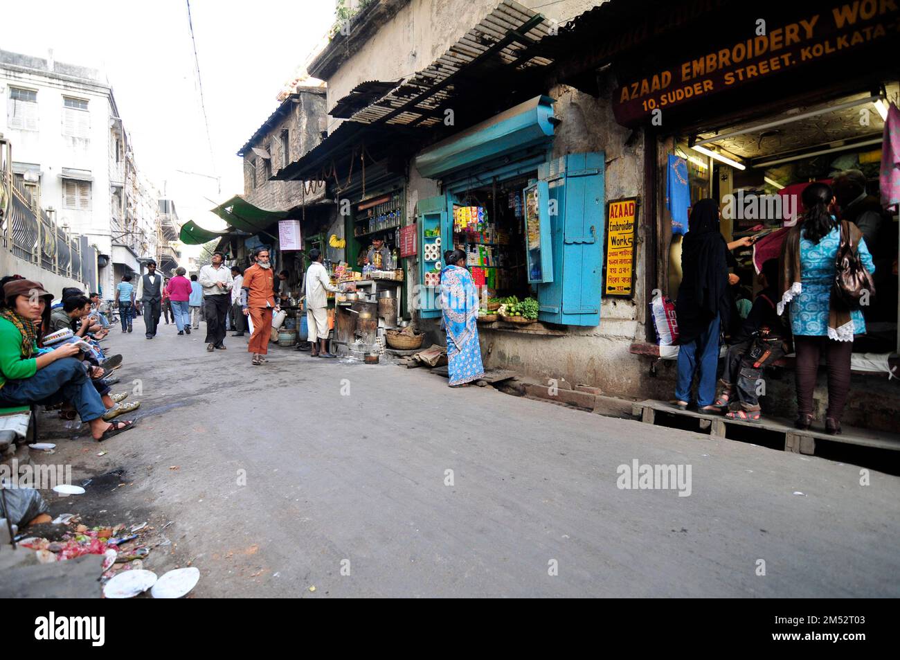 Backpackers sitting on Sudder street in Kolkata, India Stock Photo - Alamy