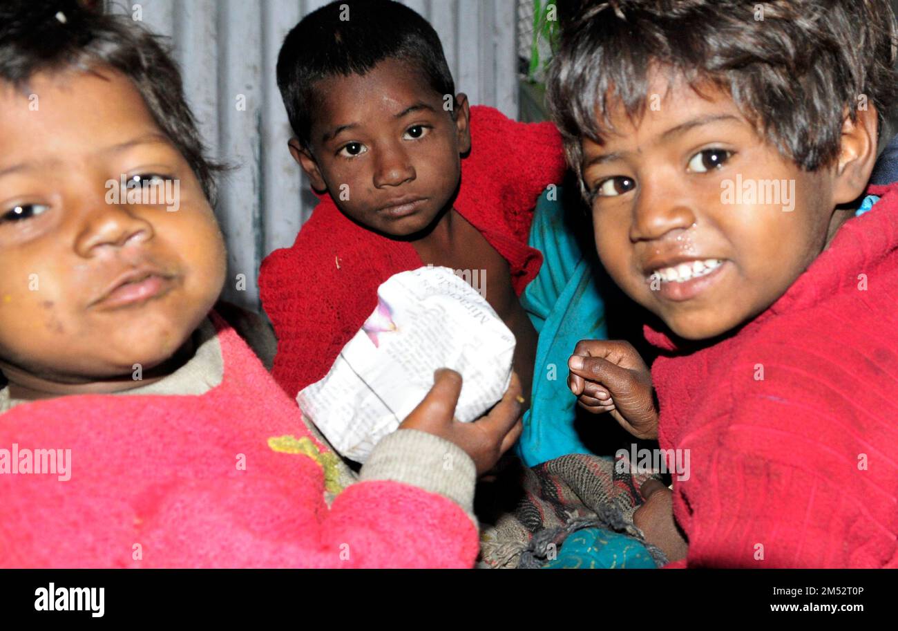 Homeless indian children hi-res stock photography and images - Alamy