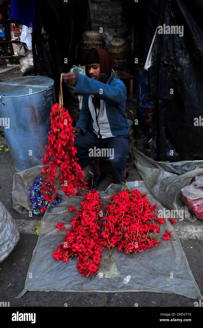 Mallick Ghat is one of the biggest flower markets in Asia. Early ...
