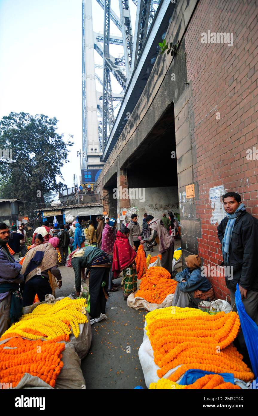 Mallick Ghat is one of the biggest flower markets in Asia. Early ...
