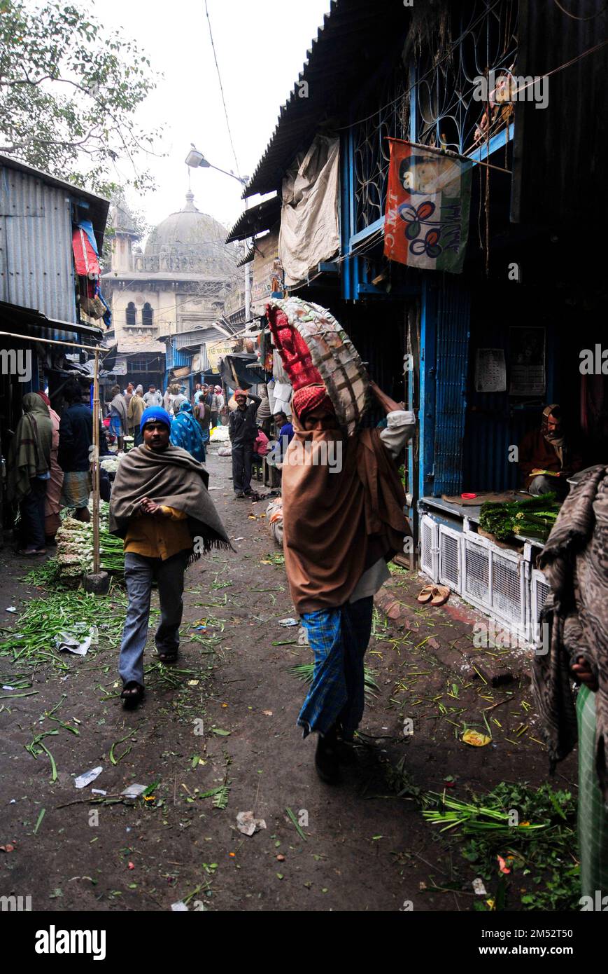 Mallick Ghat is one of the biggest flower markets in Asia. Early ...
