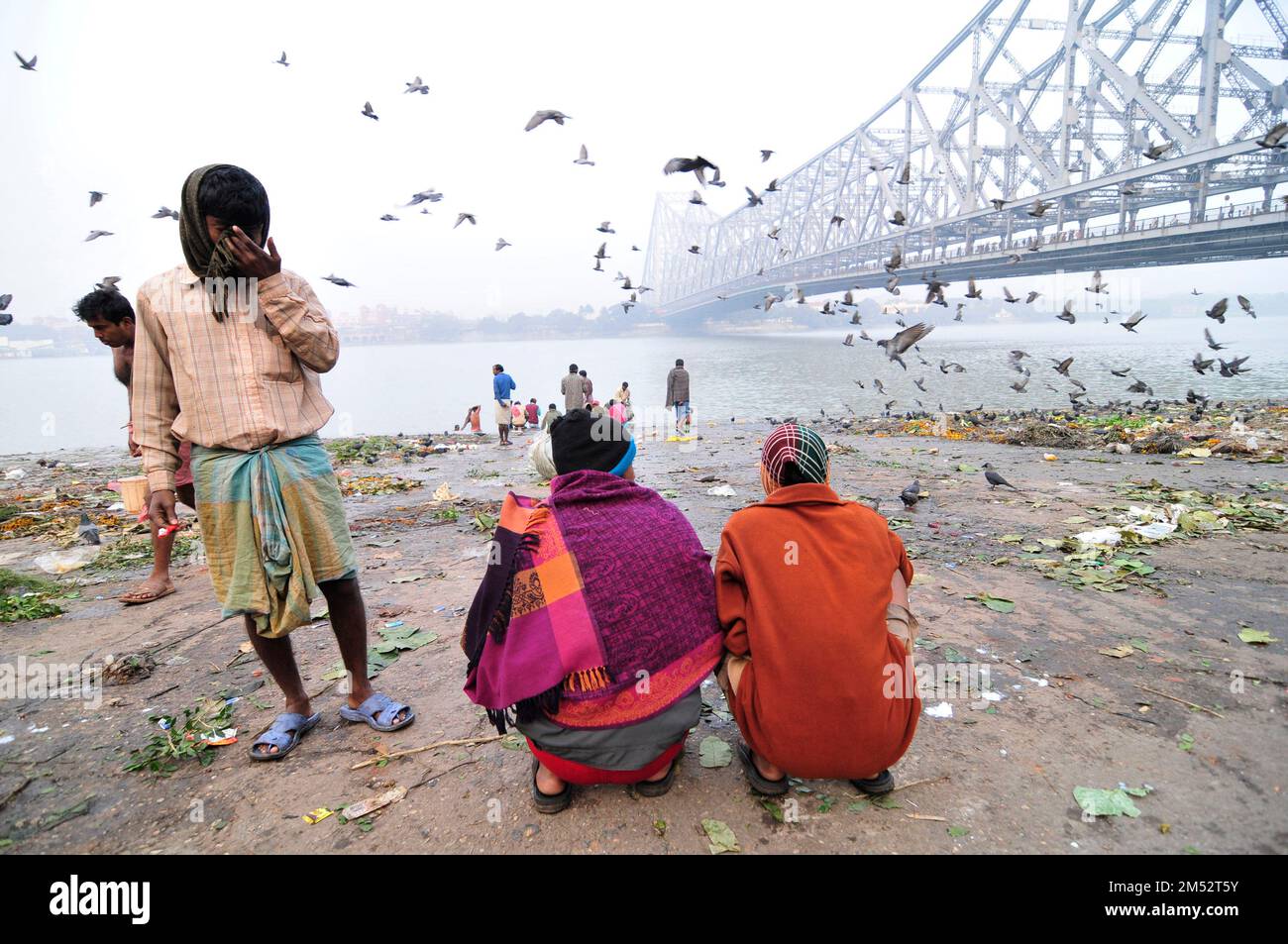 Mallick Ghat on the banks of the Hooghly river in Kolkata, West Bengal ...