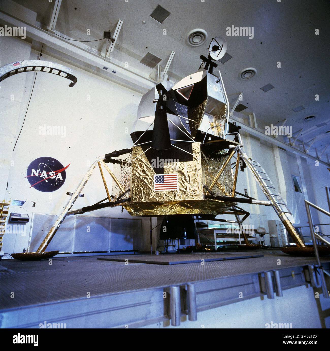 APOLLO 13 (1995), directed by RON HOWARD. Credit: UNITED INTERNATIONAL ...