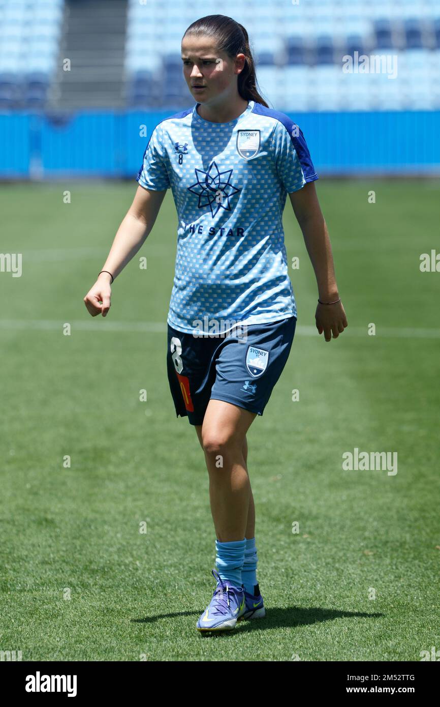 Sydney, Australia. 24th Dec 2022. Rachel Lowe of Sydney FC warming up ...