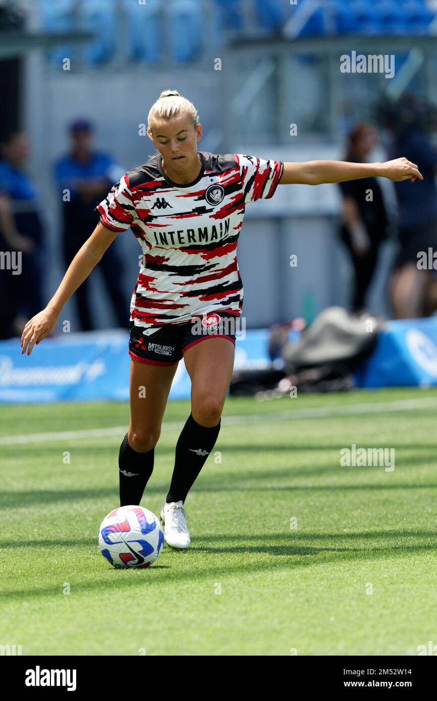 Sydney, Australia. 24th Dec 2022. Sophie Harding of Western Sydney Wanderers FC warming up ...
