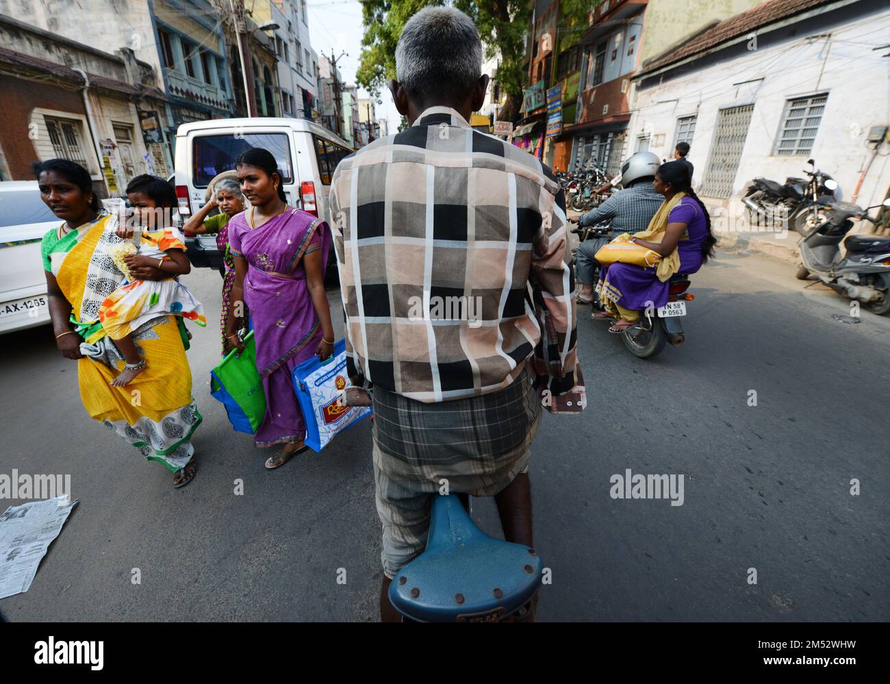 Tamil man paddling hi-res stock photography and images - Alamy