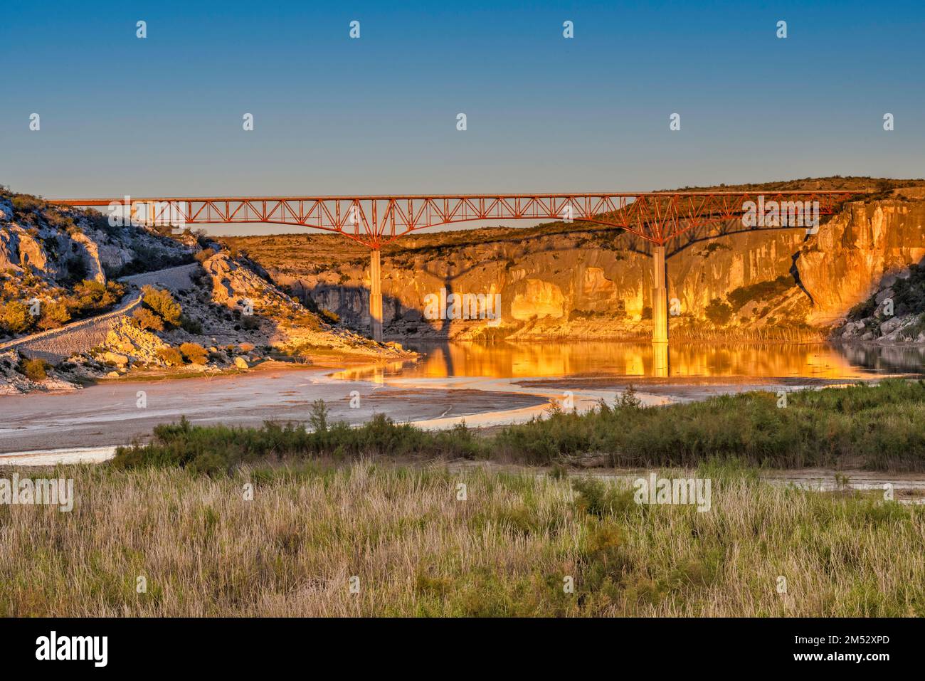 US-90 Highway Bridge, built 1957, over Pecos River near Rio Grande ...