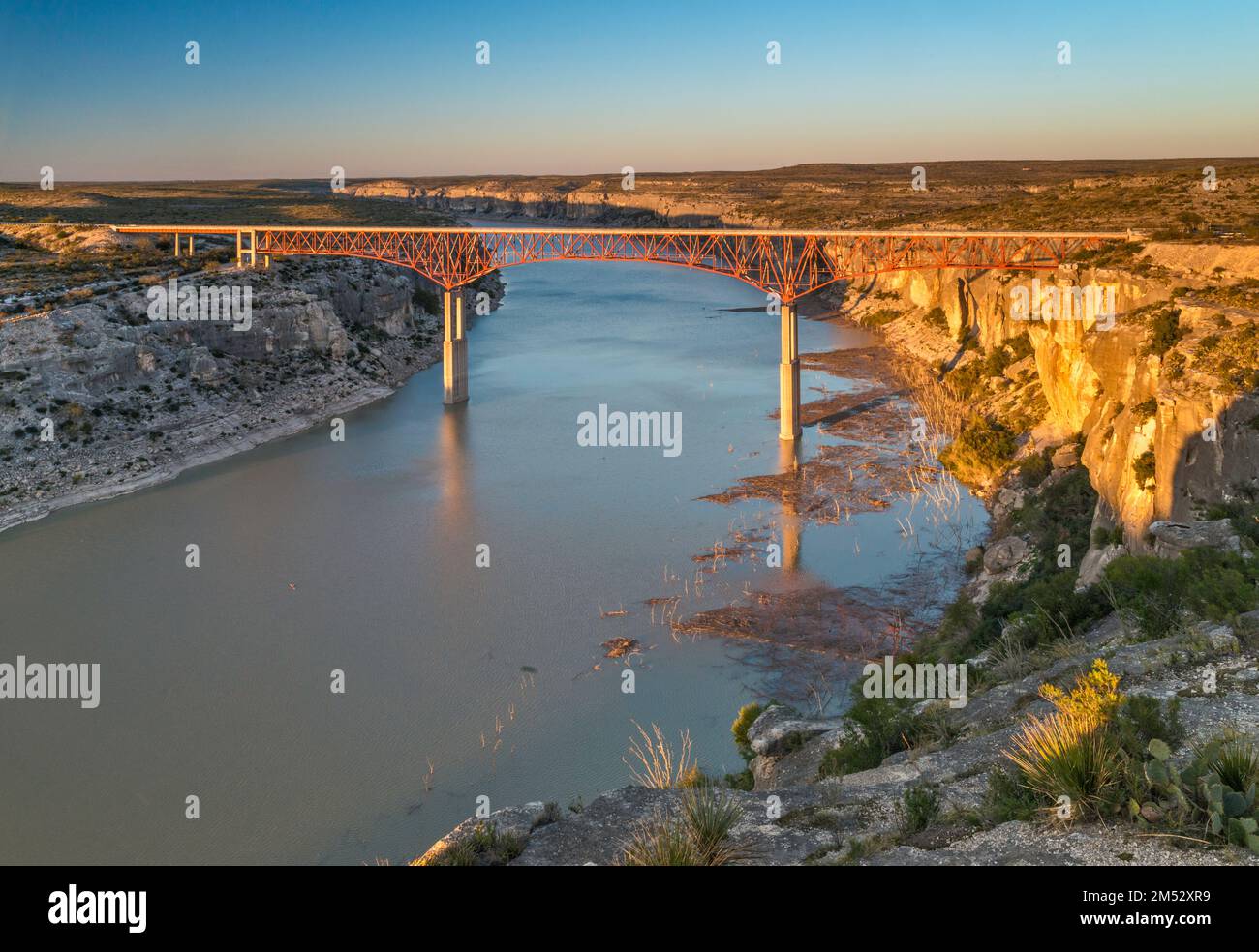 US-90 Highway Bridge, built 1957, over Pecos River near Rio Grande ...