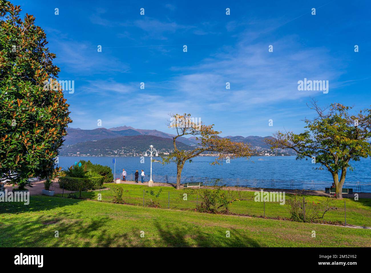 STRESA, ITALY - OKTOBER 29. 2022: Italien lake Maggiore, view to the ...
