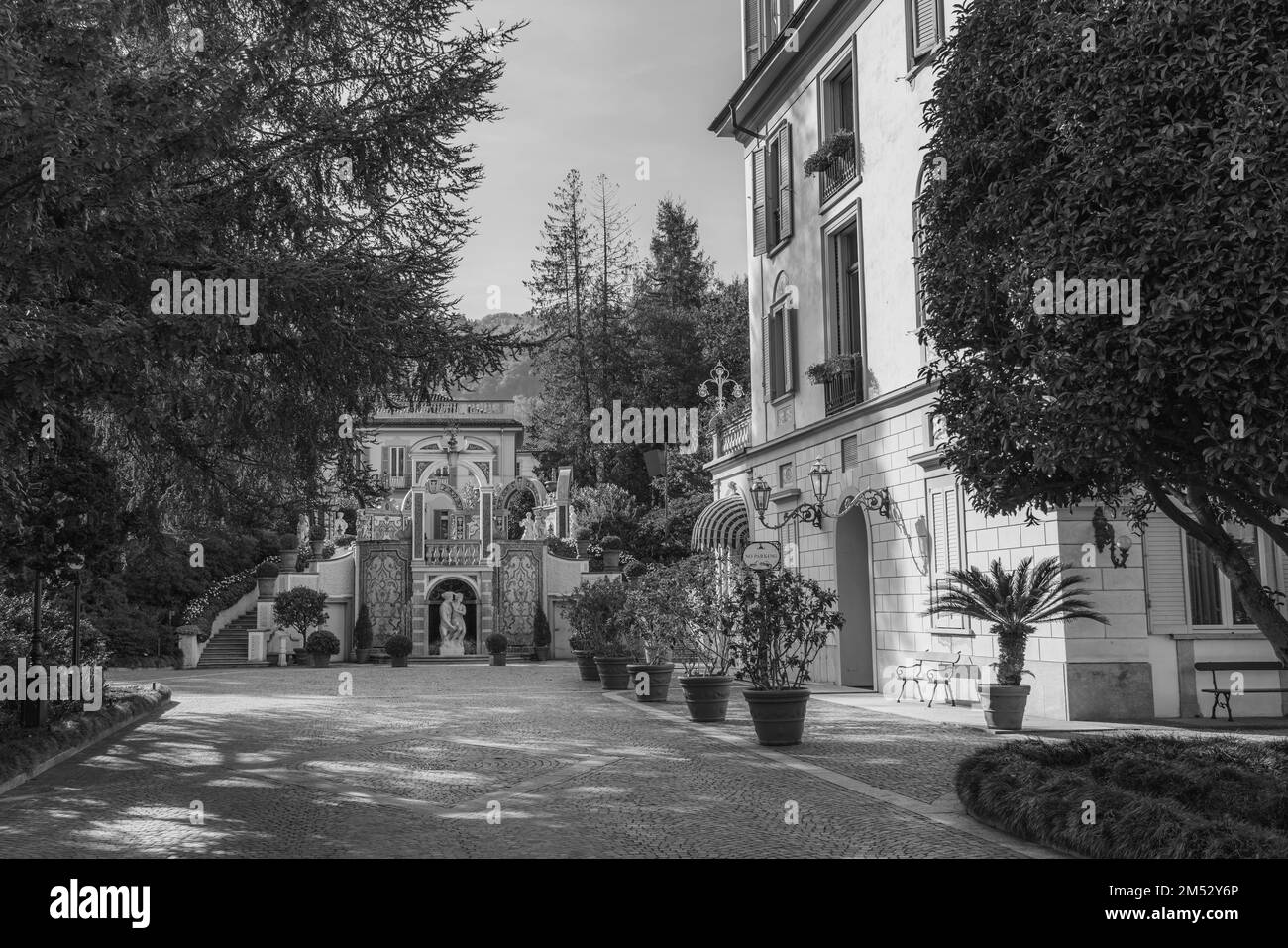 STRESA, ITALY - OKTOBER 29. 2022: Garden of the Grand Hotel Des Iles ...
