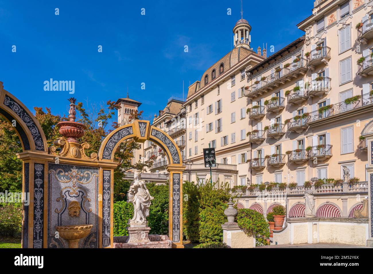 STRESA, ITALY - OKTOBER 29. 2022: Garden of the Grand Hotel Des Iles ...