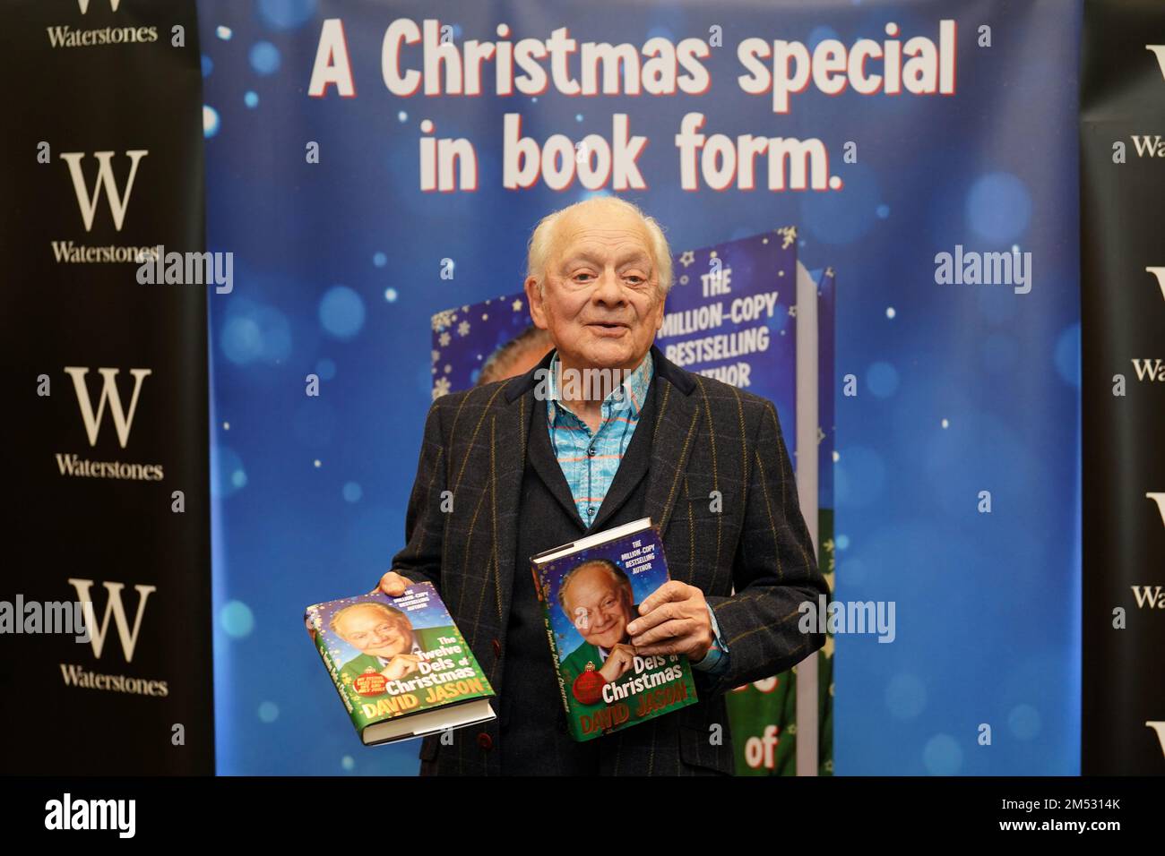 Sir david jason waterstones hi-res stock photography and images - Alamy