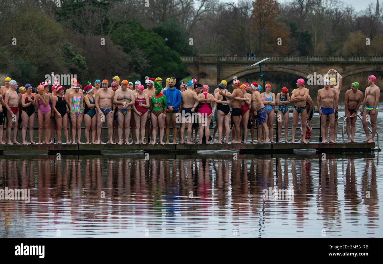 London, England, UK. 25th Dec, 2022. Swimmers of the Serpentine ...