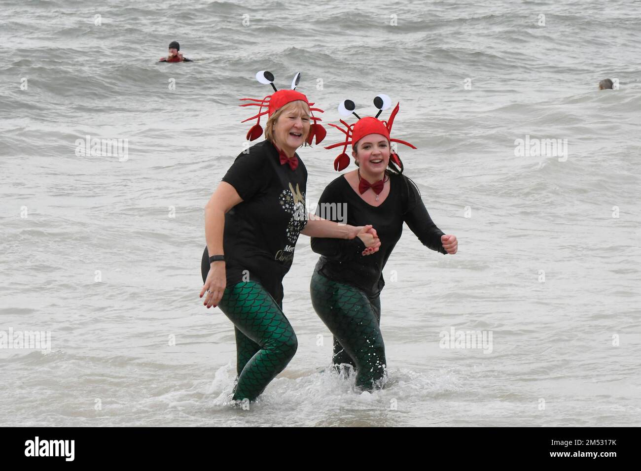 Boscombe, Dorset, UK. 25th December 2022. UK Weather. Hundreds of ...