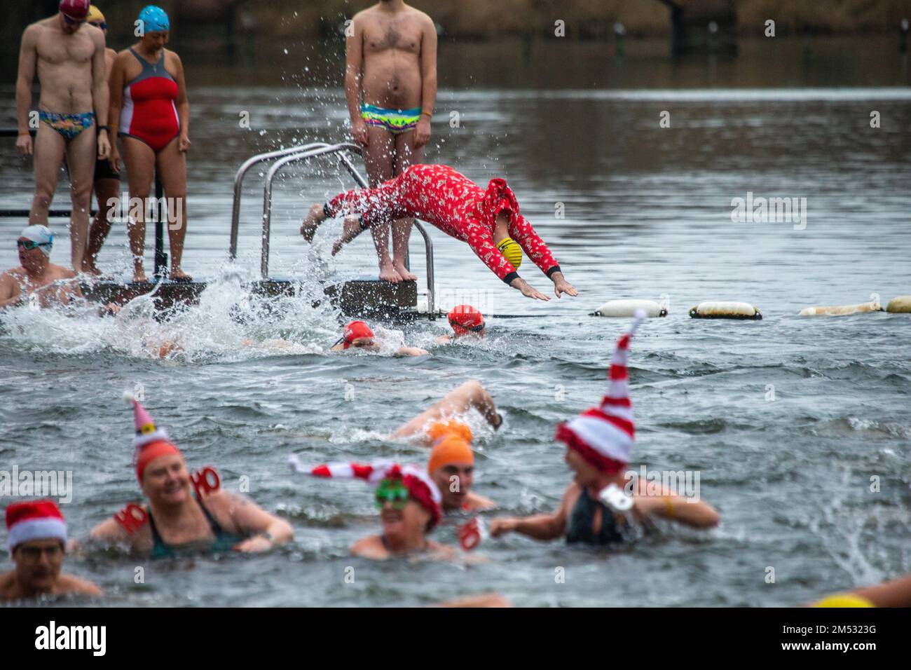 London, England, UK. 25th Dec, 2022. Swimmers of the Serpentine ...