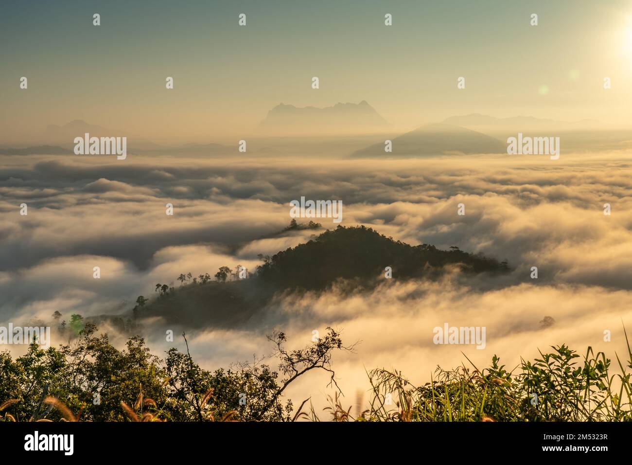 Dramatic mountain view time lapse hi-res stock photography and images ...