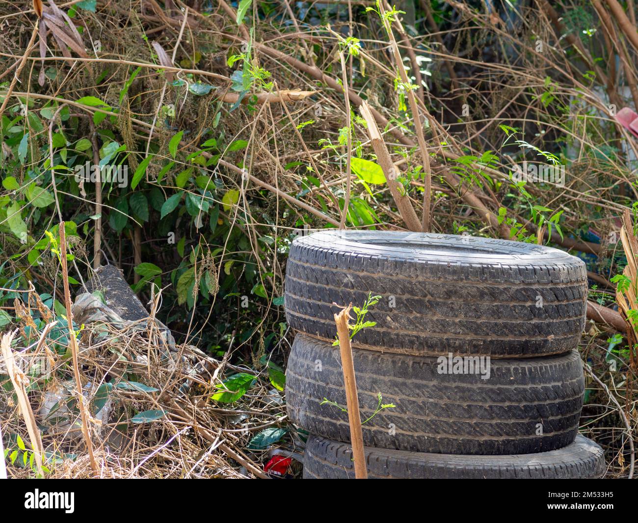 Pile of old tires hi-res stock photography and images - Alamy