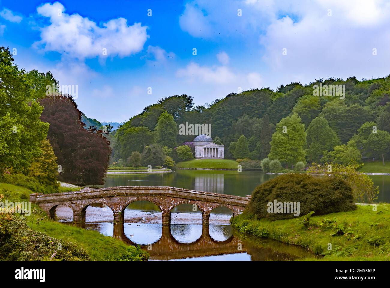 Stourhead lake spring hi-res stock photography and images - Alamy