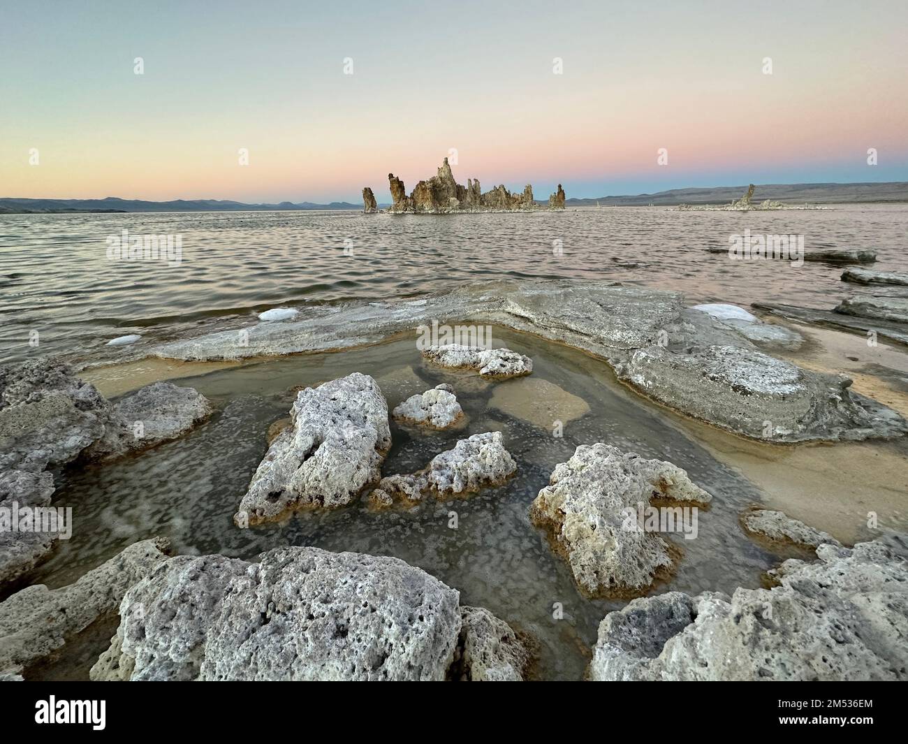 The beautiful landscape of lake Mono on the sunset Stock Photo - Alamy
