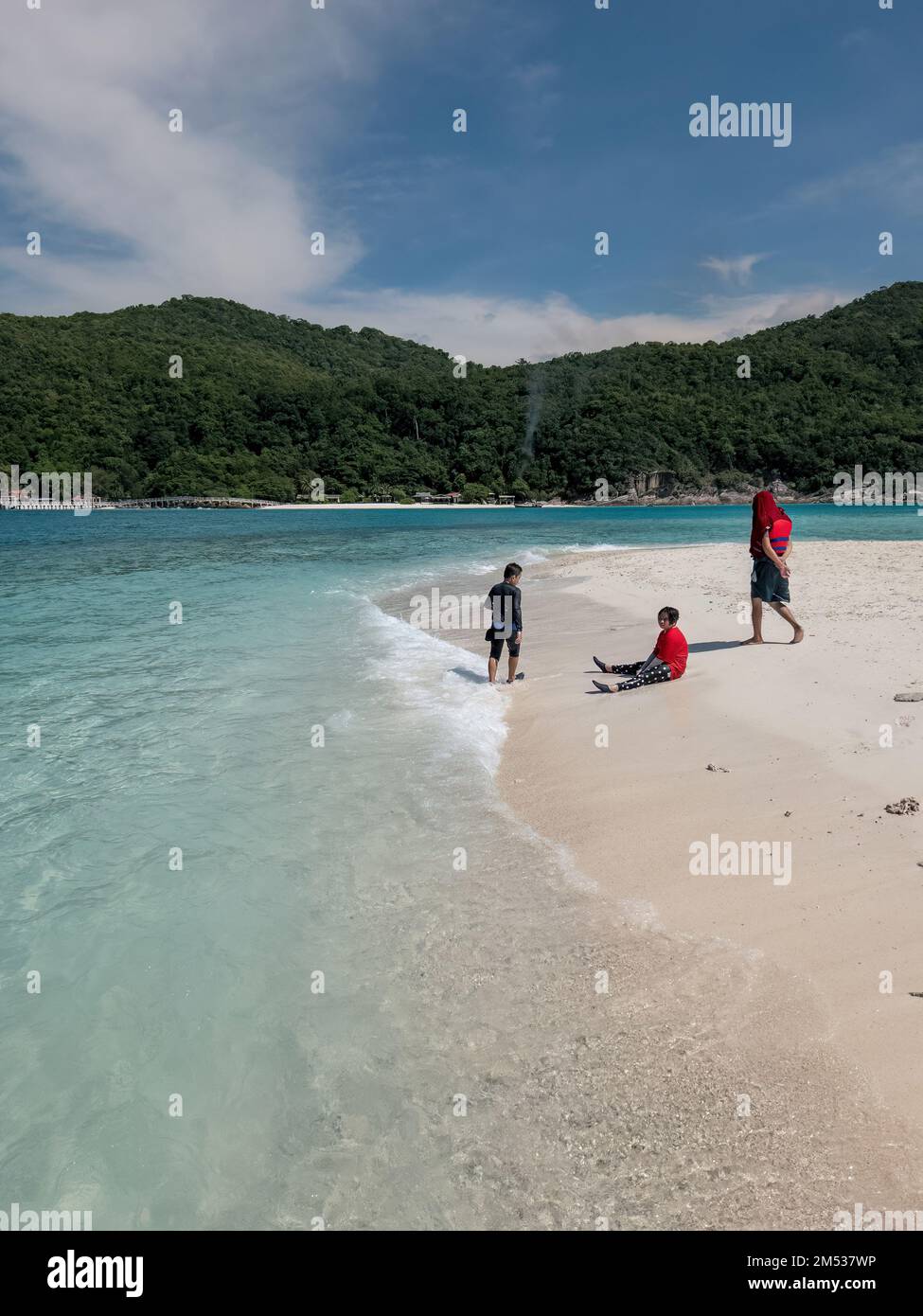 Beach scene in a sunny day Stock Photo - Alamy