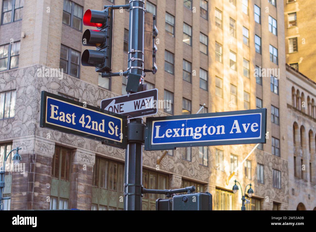 Nyc street life looking up hi-res stock photography and images - Alamy