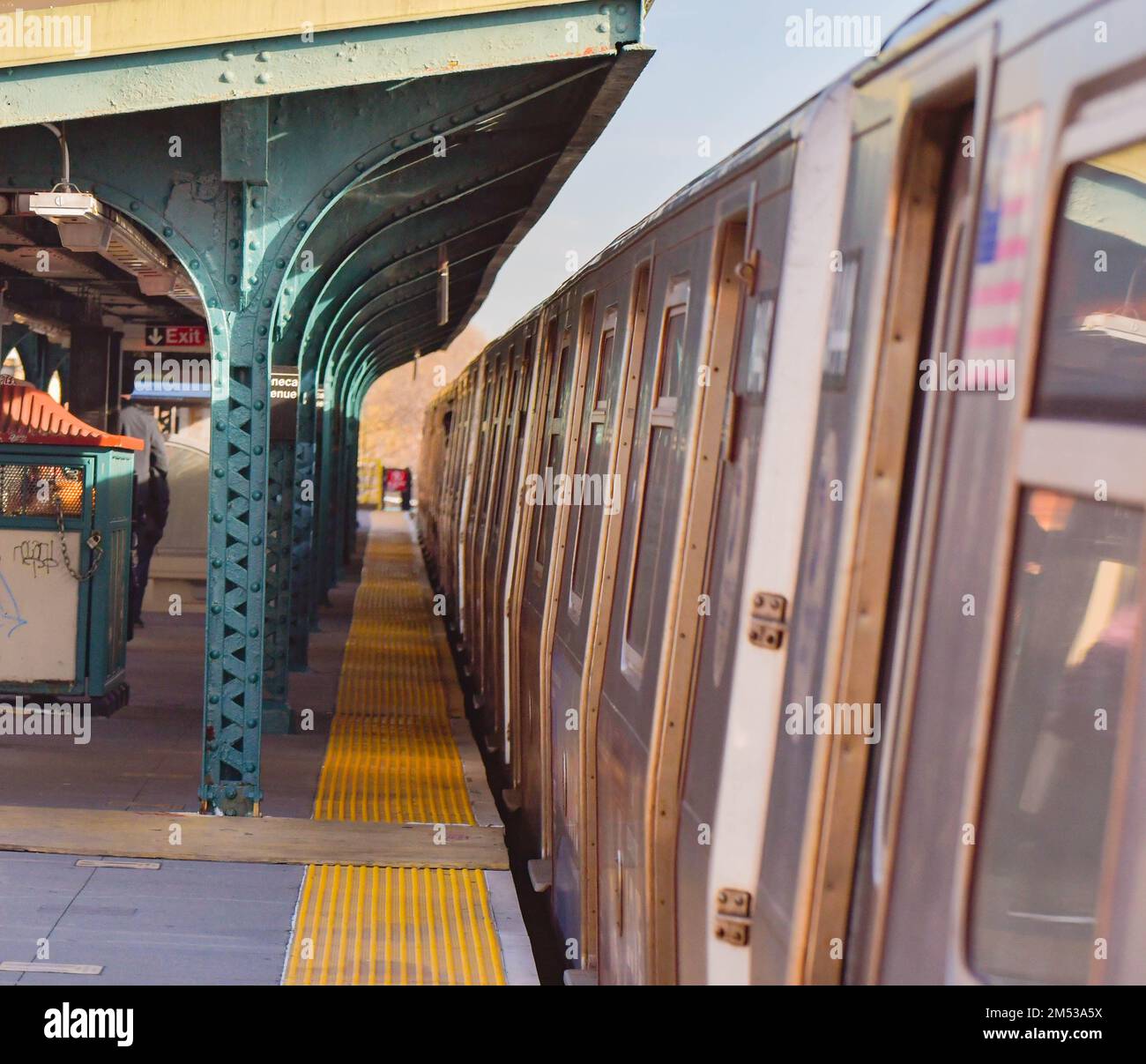Subway cart hi-res stock photography and images - Alamy