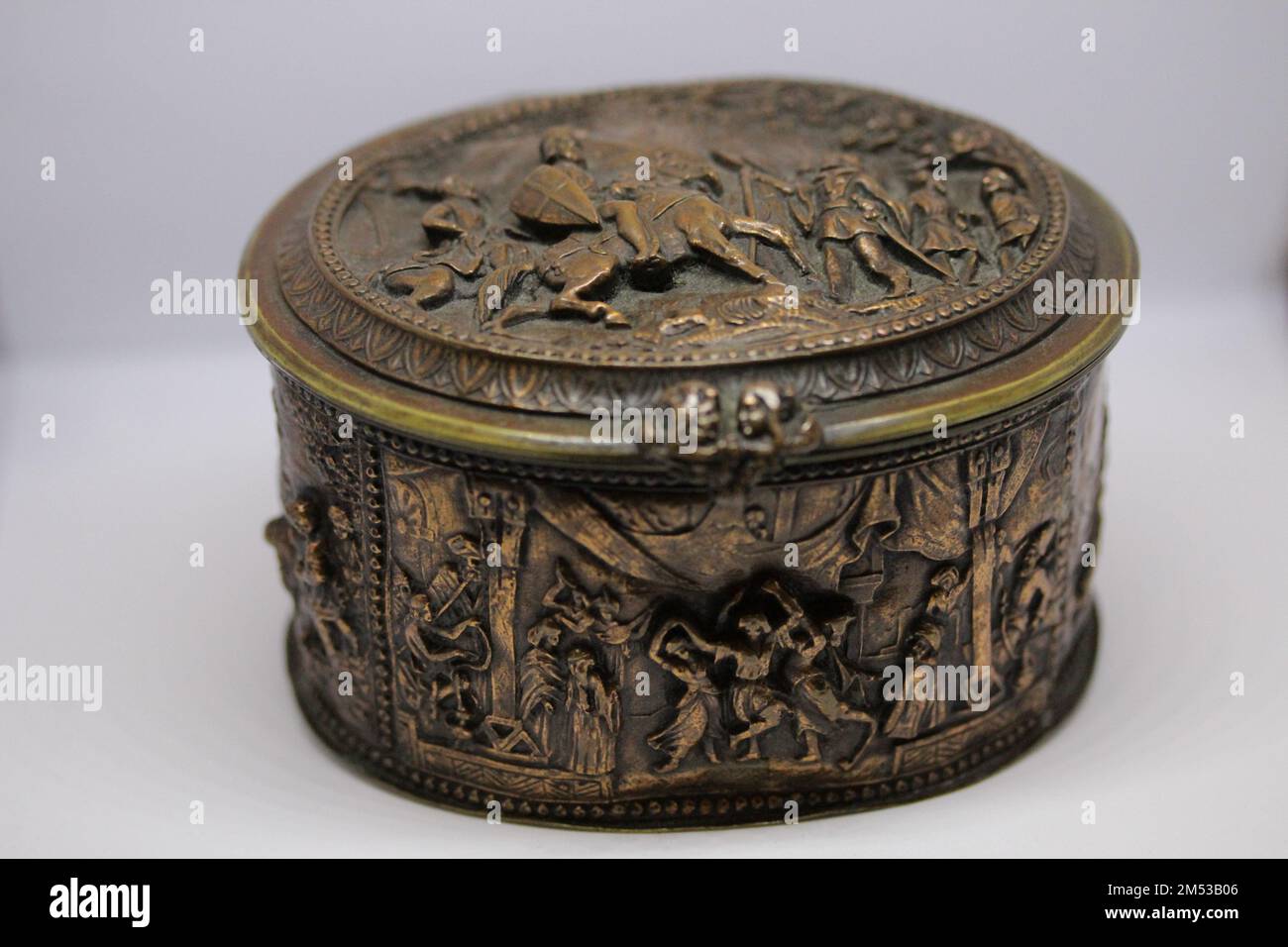 Trinket box hi-res stock photography and images - Alamy