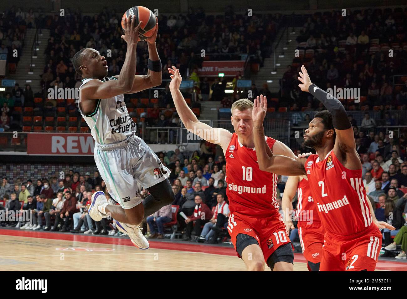 2022/2023 FIBA EuroLeague | München FC Bayern vs Valencia Basket Club ...