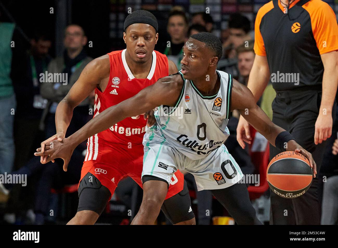 Munchen fc bayern basket hi-res stock photography and images - Alamy