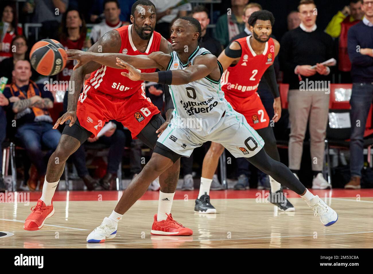 Munchen fc bayern basket hi-res stock photography and images - Alamy