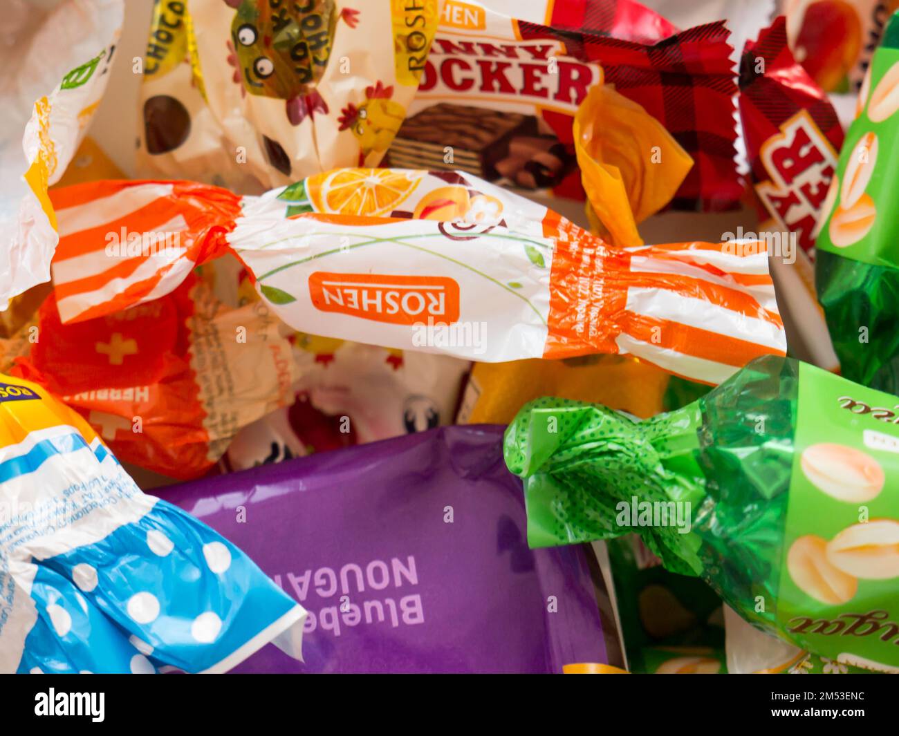 Candy Roshen. Roshen Confectionery Corporation is a Ukrainian leading ...
