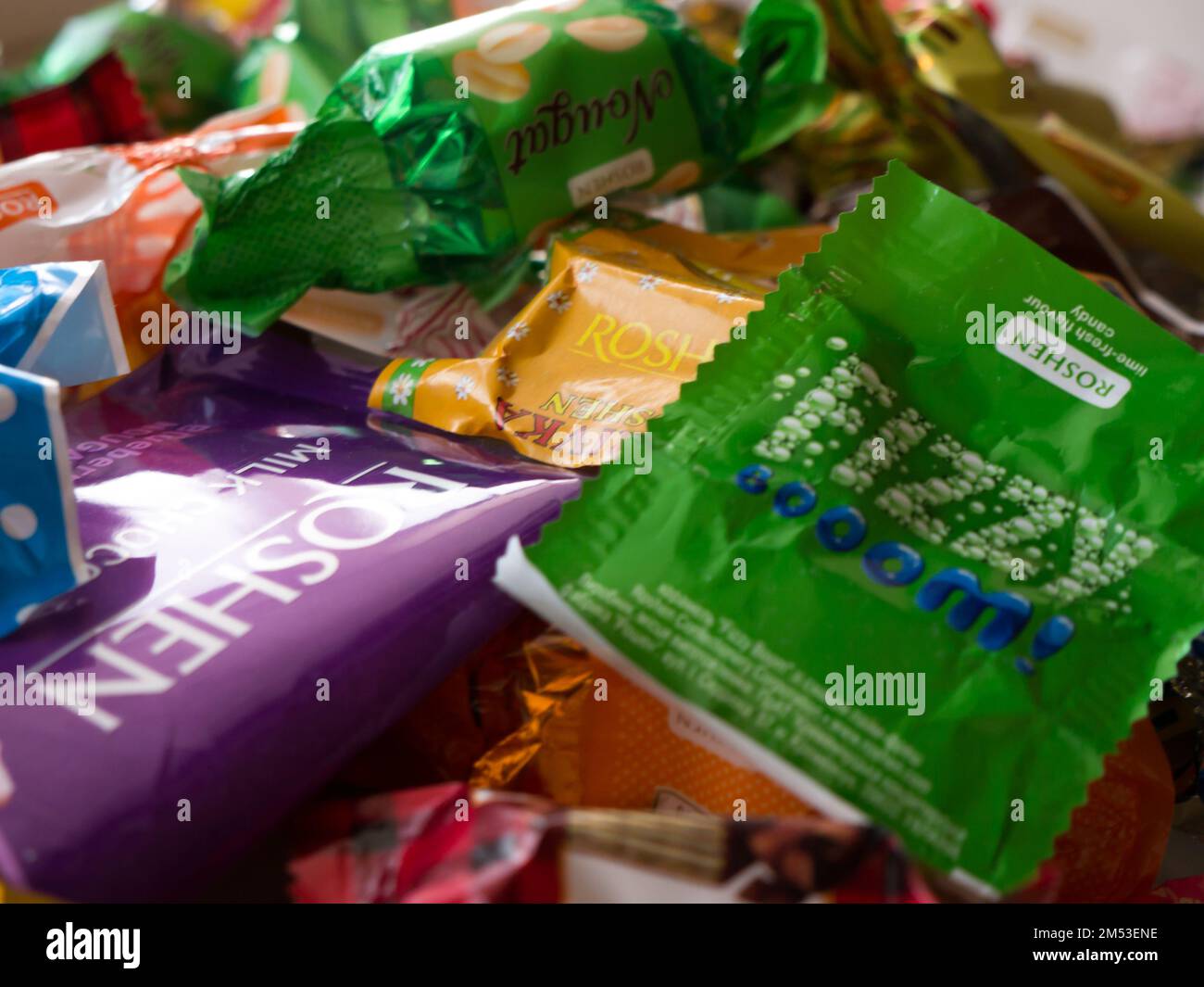 Candy Roshen. Roshen Confectionery Corporation is a Ukrainian leading ...