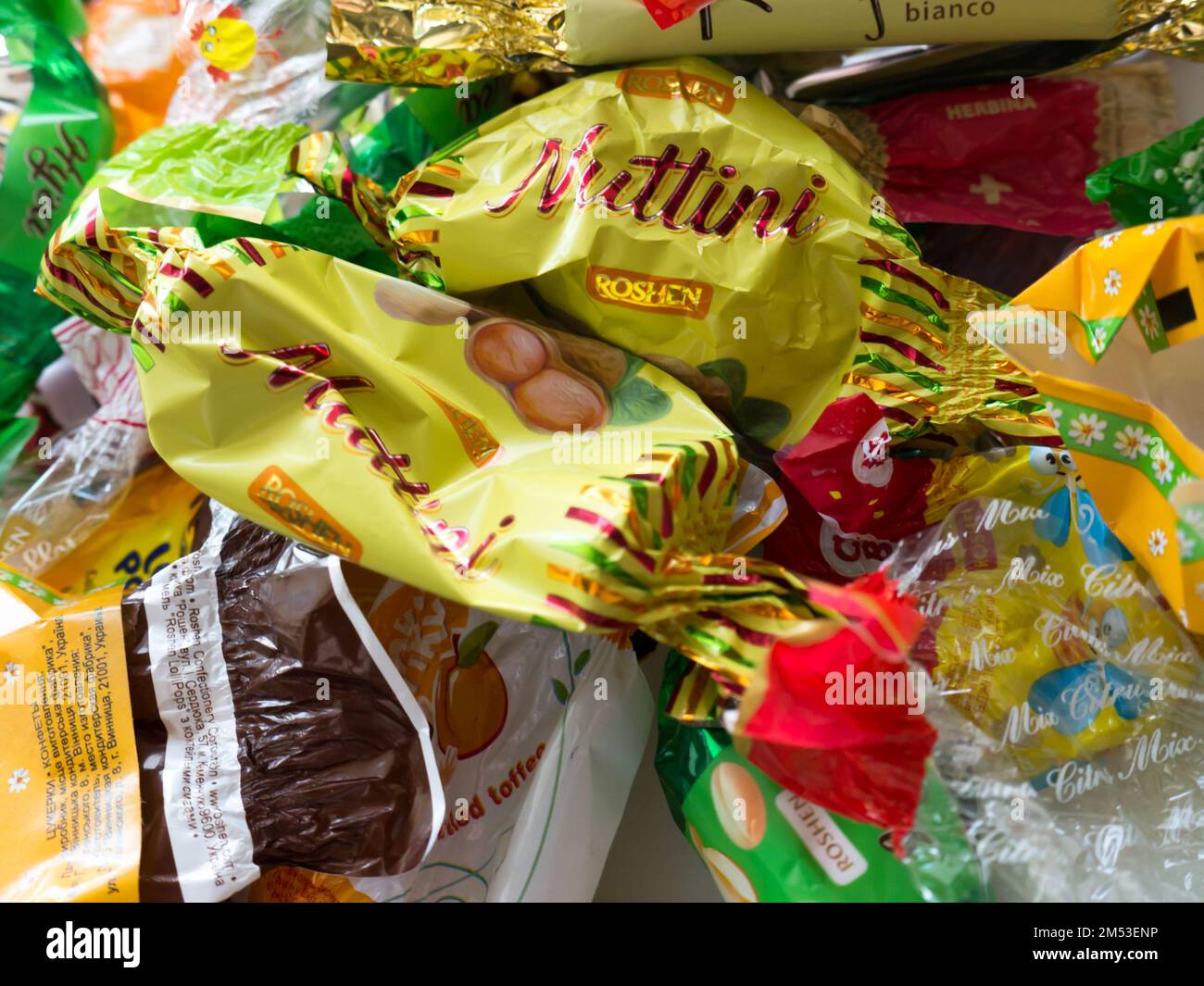 Candy Roshen. Roshen Confectionery Corporation is a Ukrainian leading ...