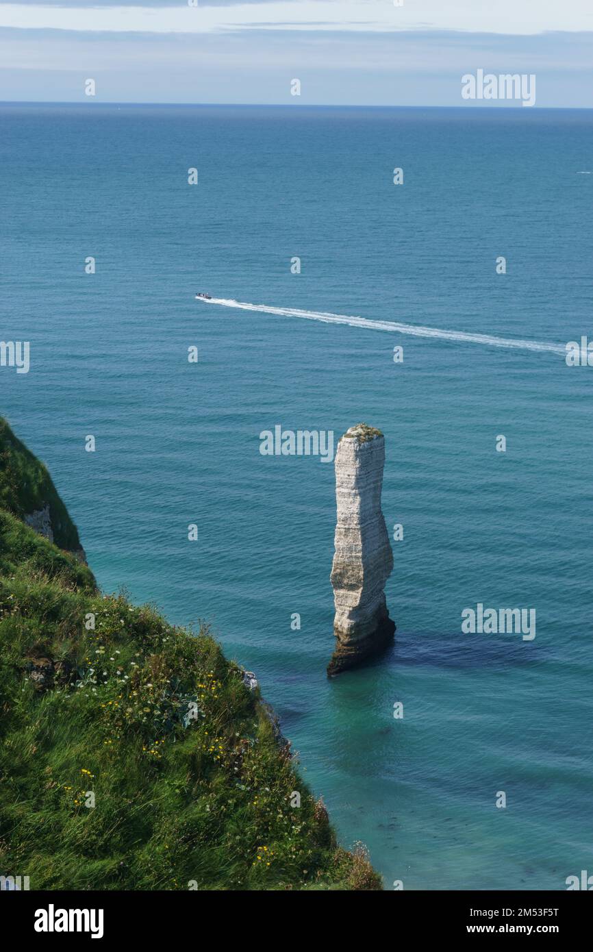 Passing boat chalk rock cliff hi-res stock photography and images - Alamy