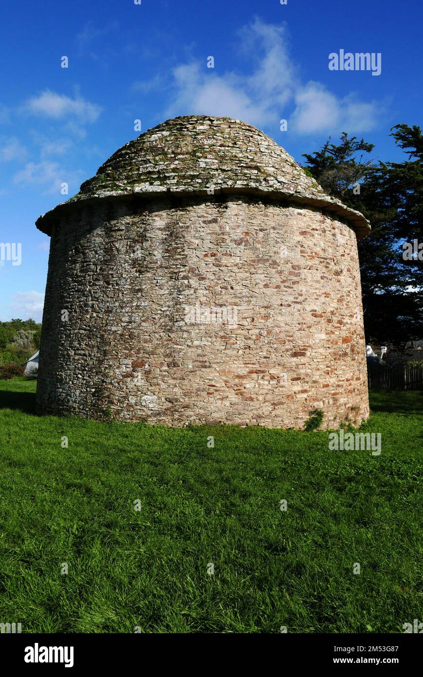 Suscinio castle, favorite home of the Brittany s Dukes, dovecote ...