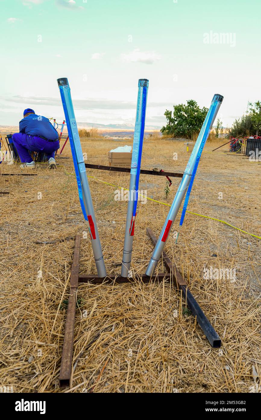 Preparation and configuration of professional fireworks projectiles ...
