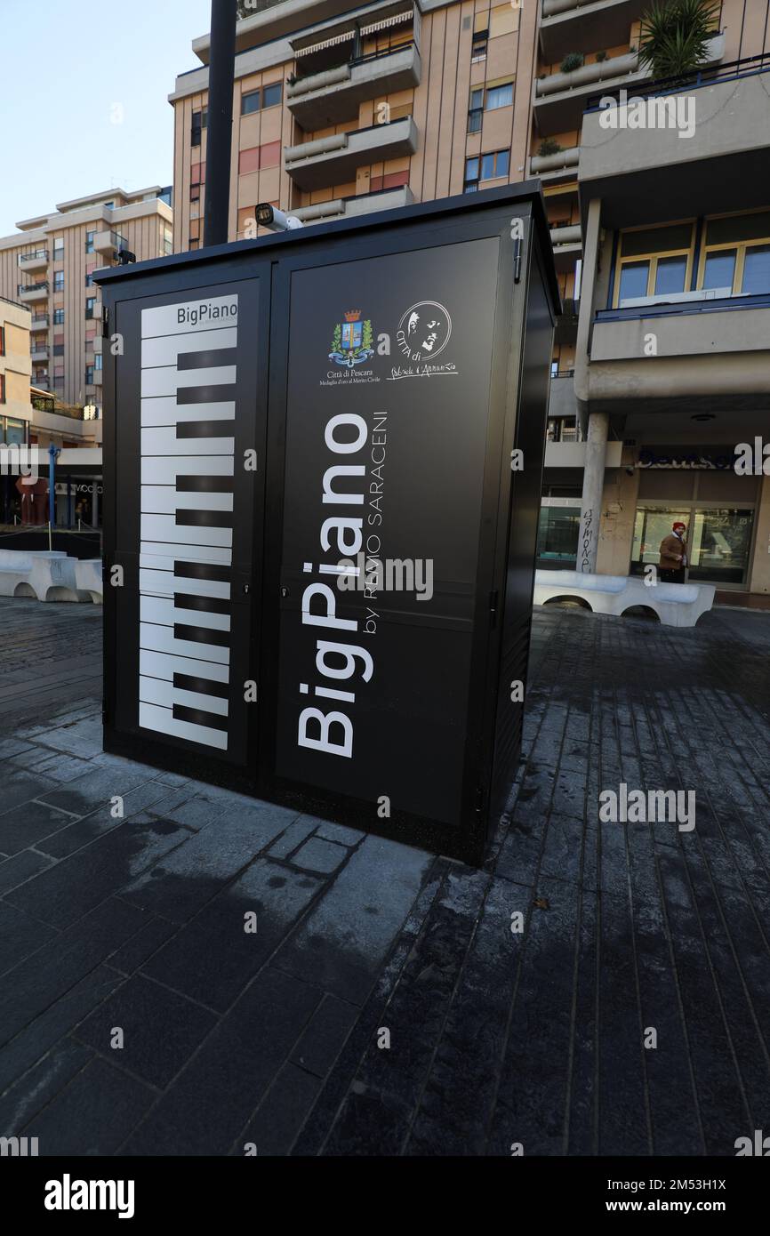 "BigPiano" The work of art created by Remo Saraceni is a fountain ...