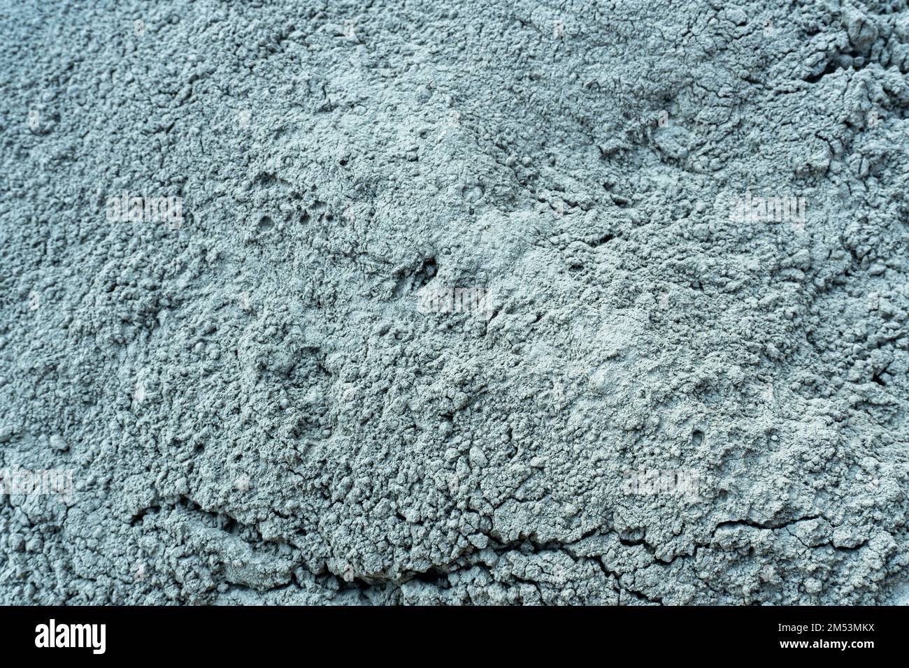 Construction worker mixing mortar hi-res stock photography and images ...