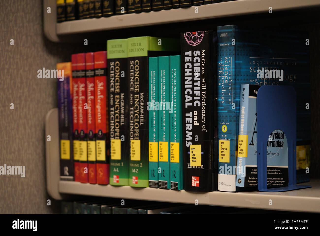 library books, Scince and technology books, Many books on library ...