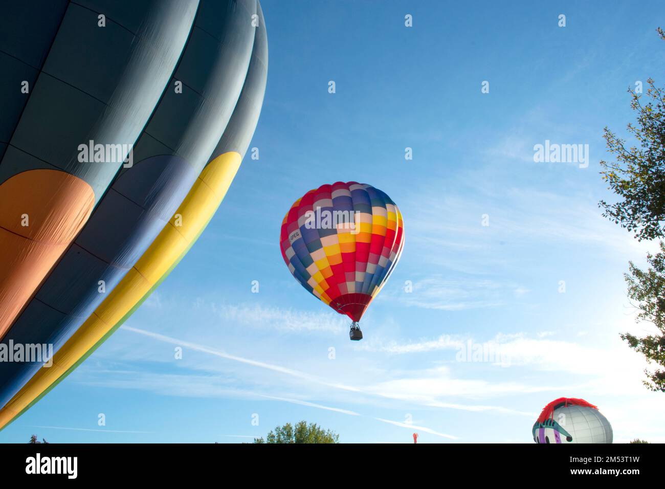 Hot air balloons launch hi-res stock photography and images - Alamy