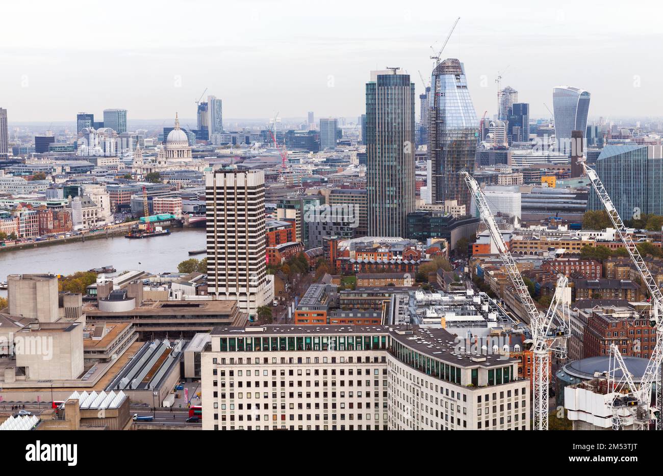 Destination bird view hi-res stock photography and images - Alamy