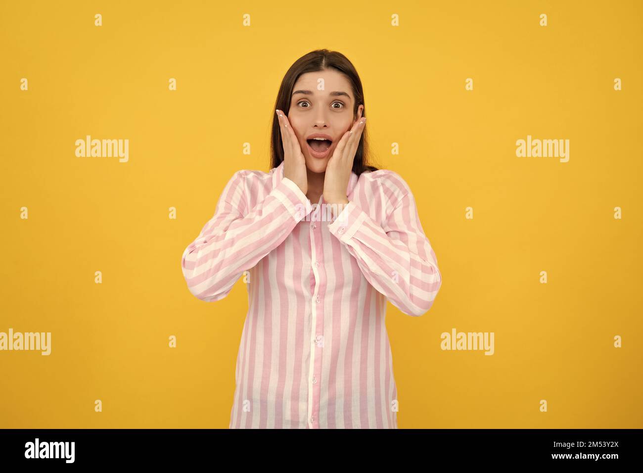 Surprised astonished young woman with open mouth. Portrait of excited ...