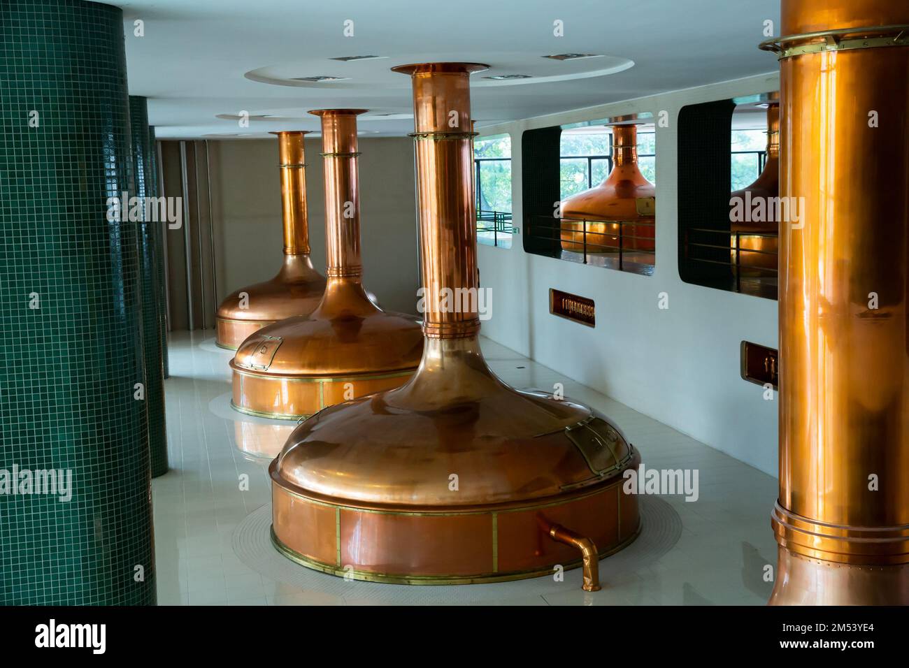 Copper brewing system hi-res stock photography and images - Alamy