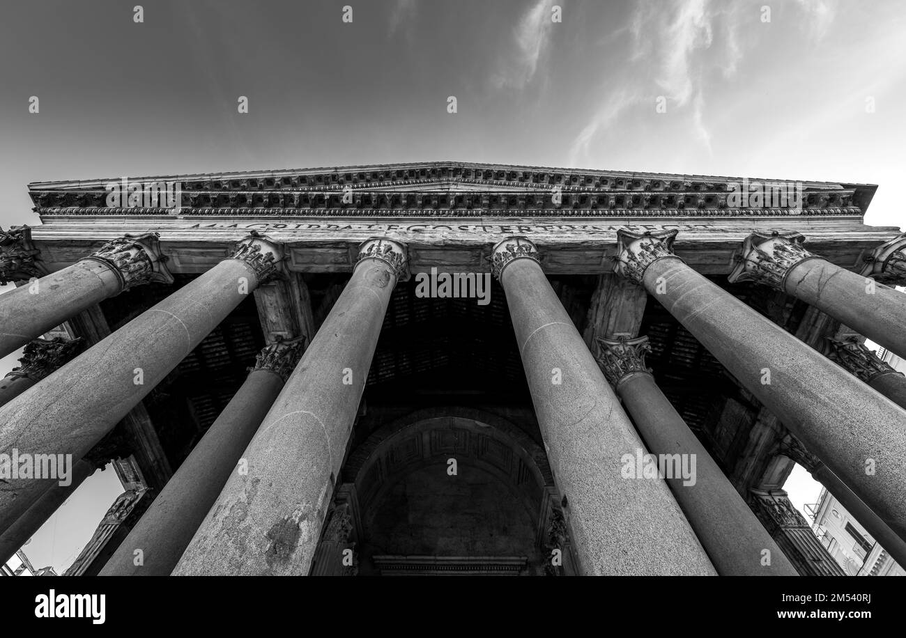 A greyscale shot of the Roman Pantheon in Rome, Italy Stock Photo - Alamy
