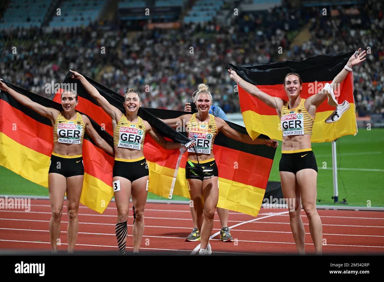 European Championship, final relay 4x100 ml, Lisa Meyer , Gina ...