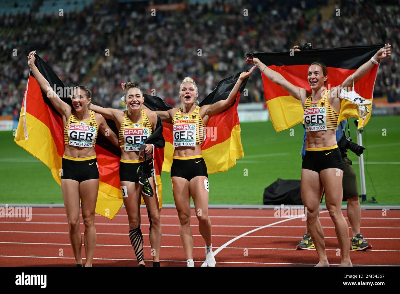 European Championship, final relay 4x100 ml, Lisa Meyer , Gina ...