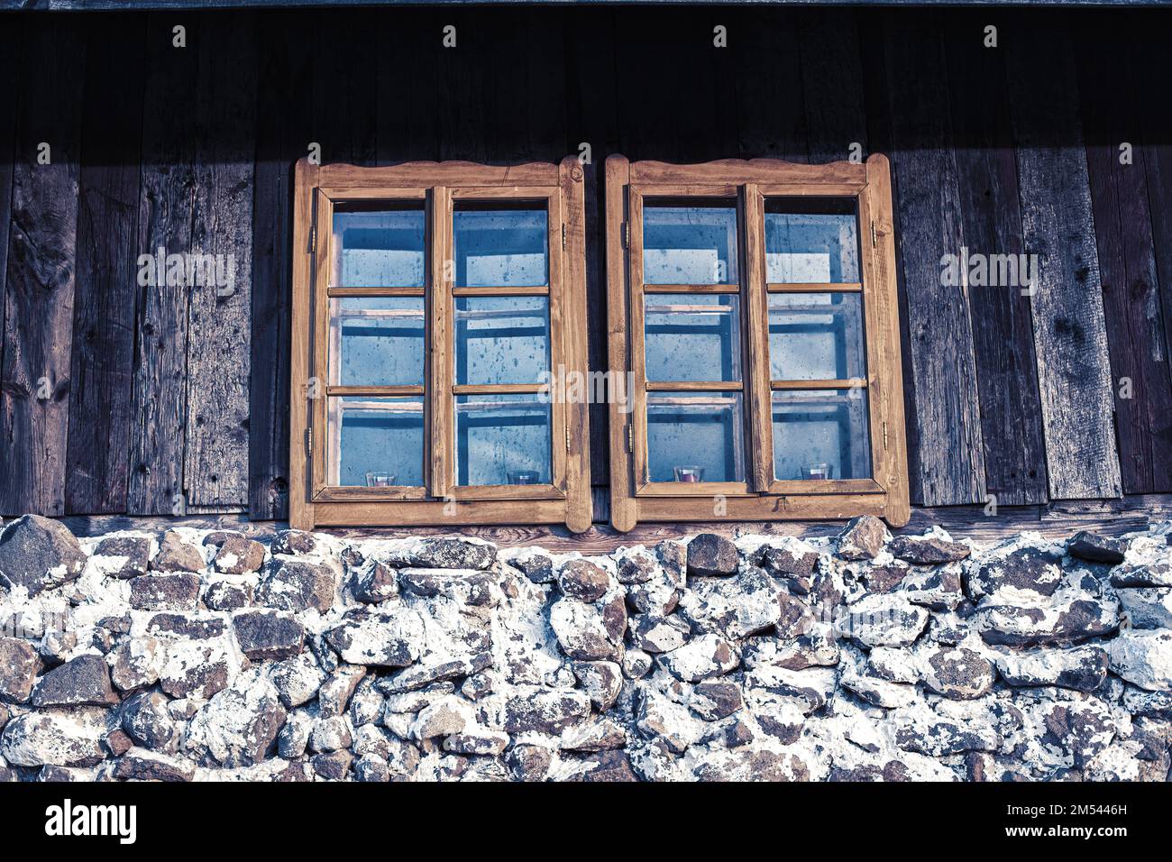 Ancient peasant house in stone hi-res stock photography and images - Alamy